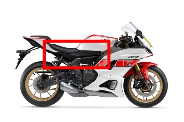 YAMAHA R7 2022> CARBON LOWER SEAT/TANK SIDE PANELS IN TWILL GLOSS WEAVE ...